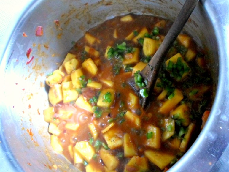 Coconut Milk Stewed Matoke - Kaluhi's Kitchen